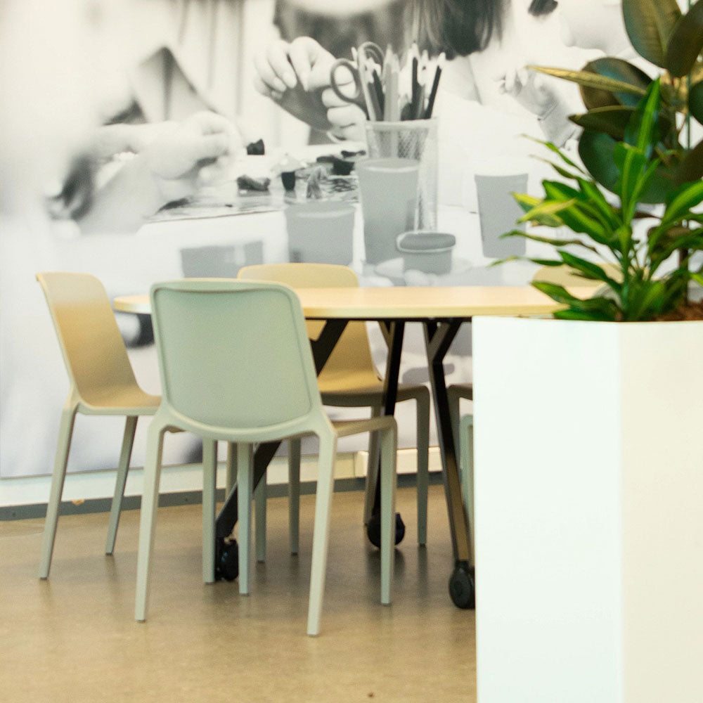 Hatton One Piece Plastic Chair – Mogo Direct